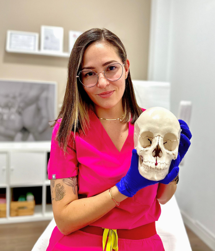 DRA. FANNY GOEL - experiencia global en estética